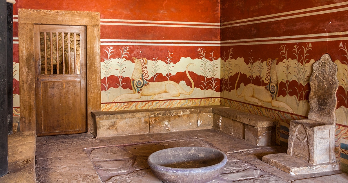 This Ancient Palace on the Island of Crete Has the Oldest Throne Room ...