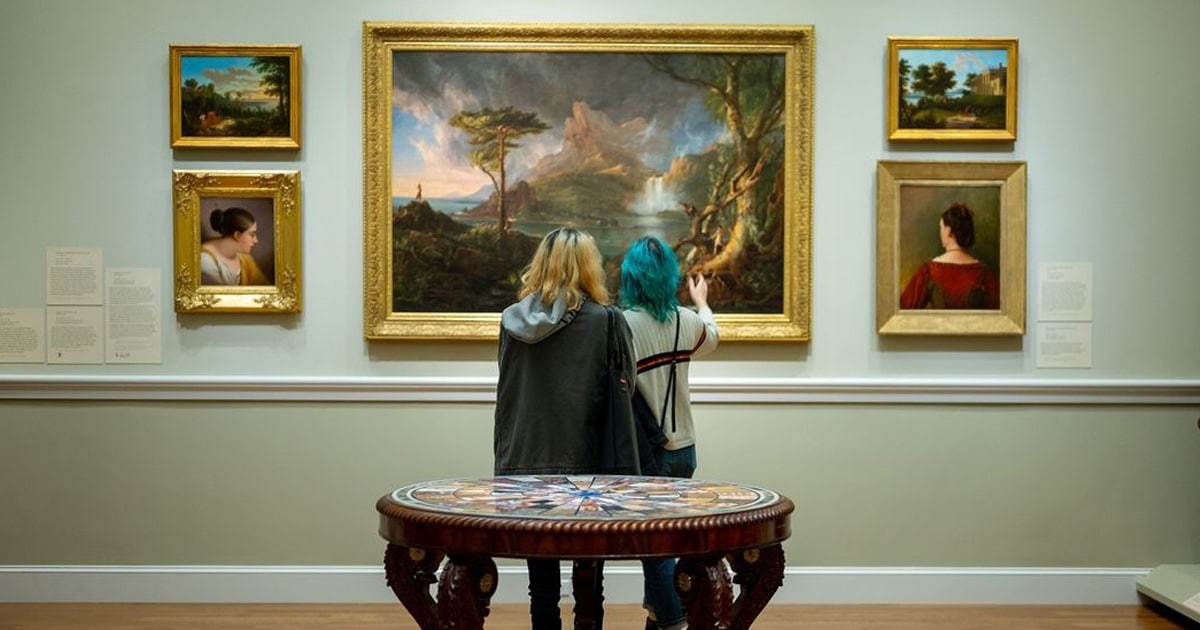 Art Museum Security Guards Are Moonlighting as Curators To Arrange a ...
