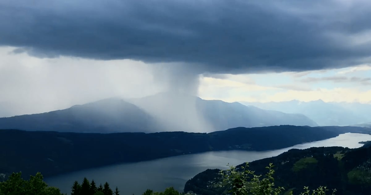 Mesmerizing Timelapse Captures Huge Cloudburst “Tsunami” Moving Across ...