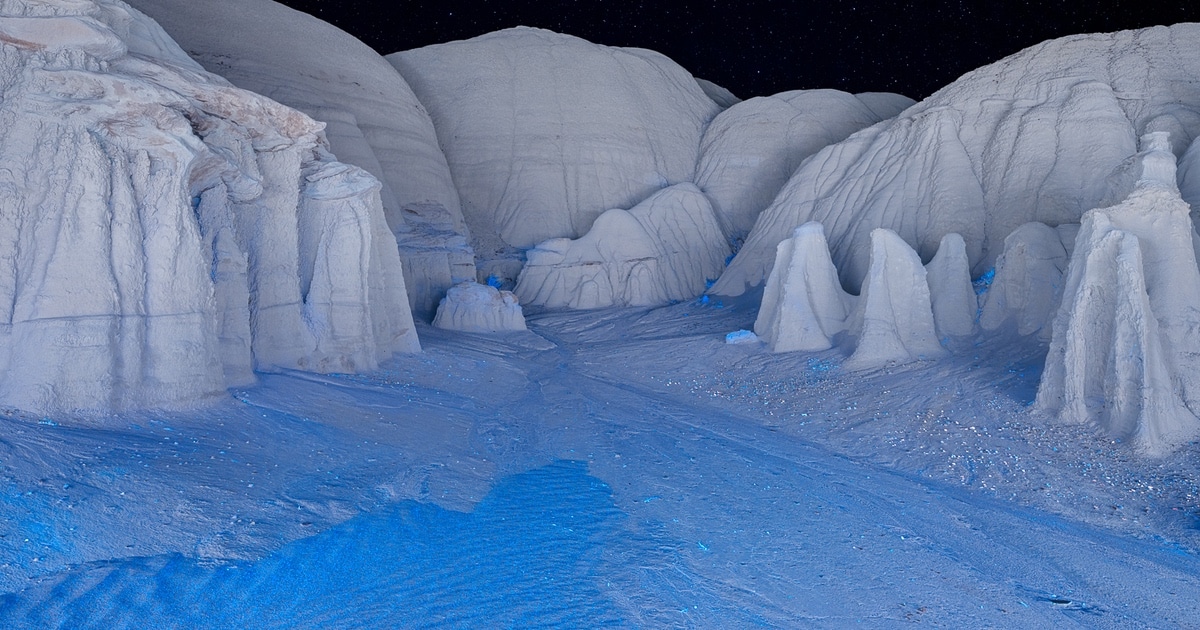 Photographer Uses UV Light To Create Otherworldly Glowing Landscapes on ...