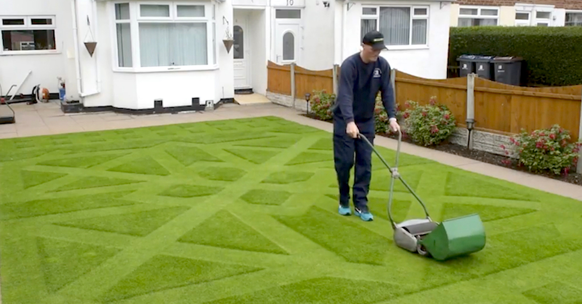 “Garden Wizard” Mows His Lawn 3 Times a Day to Create Award-Winning ...
