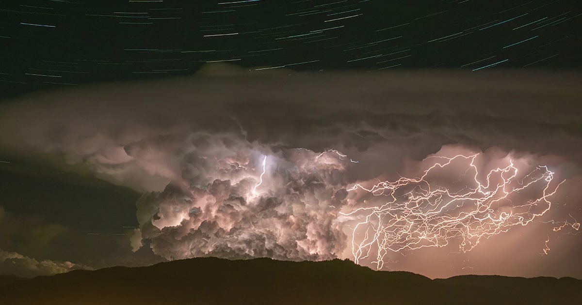 Amazing Photo Captures Intense Lightning Storm With Star Trails ...