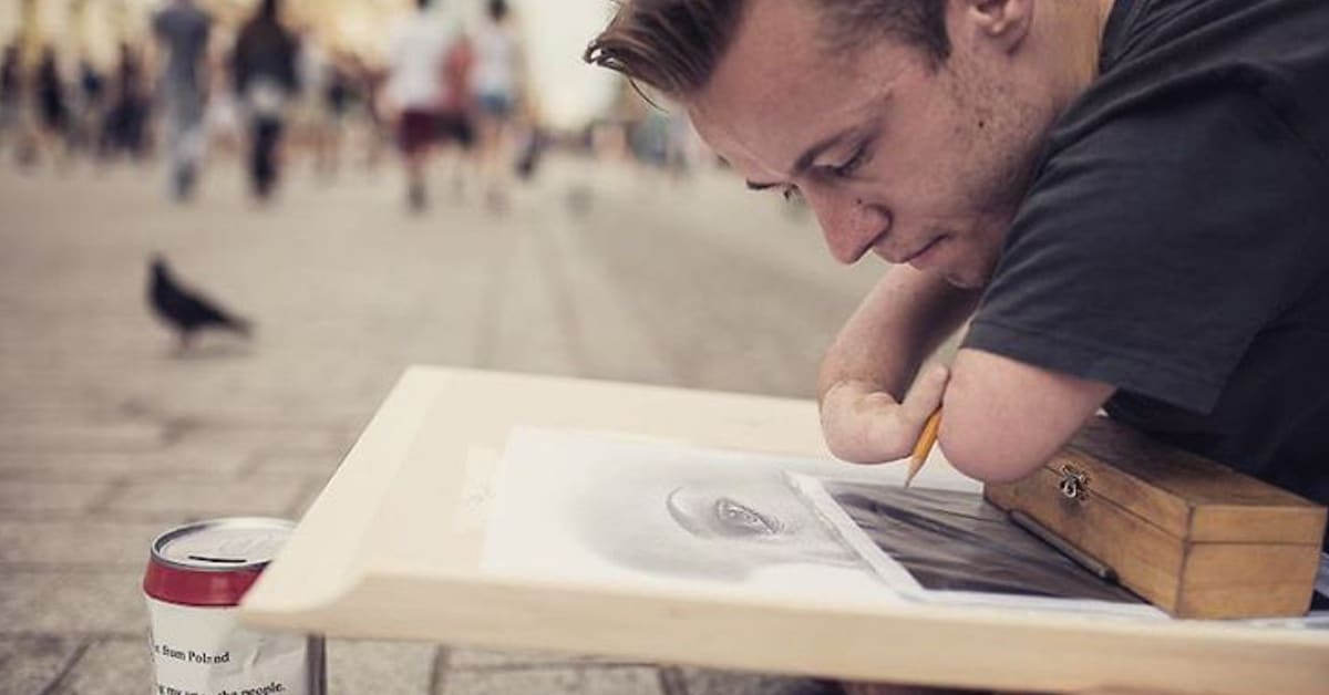 Artist Born Without Hands Creates Masterful Photo-Realistic Portraits ...