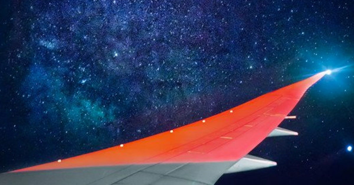 Photographer Captures Stunning Handheld Shot of Milky Way from Airplane ...