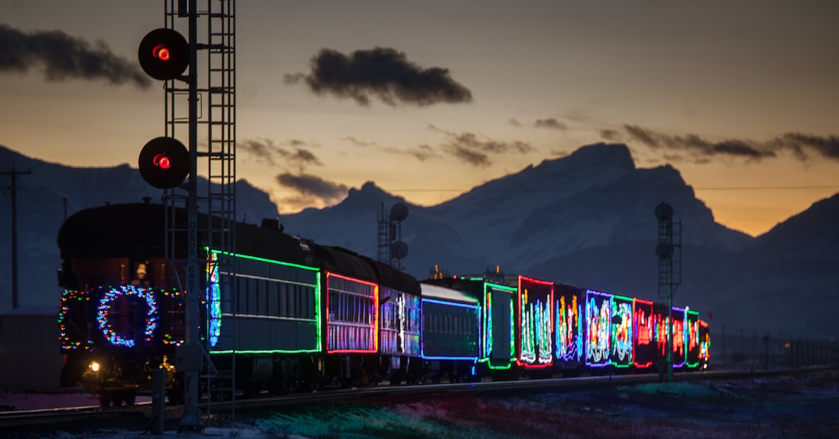 Dazzling Photos of Canada’s Festive Trains Transporting Holiday Cheer ...
