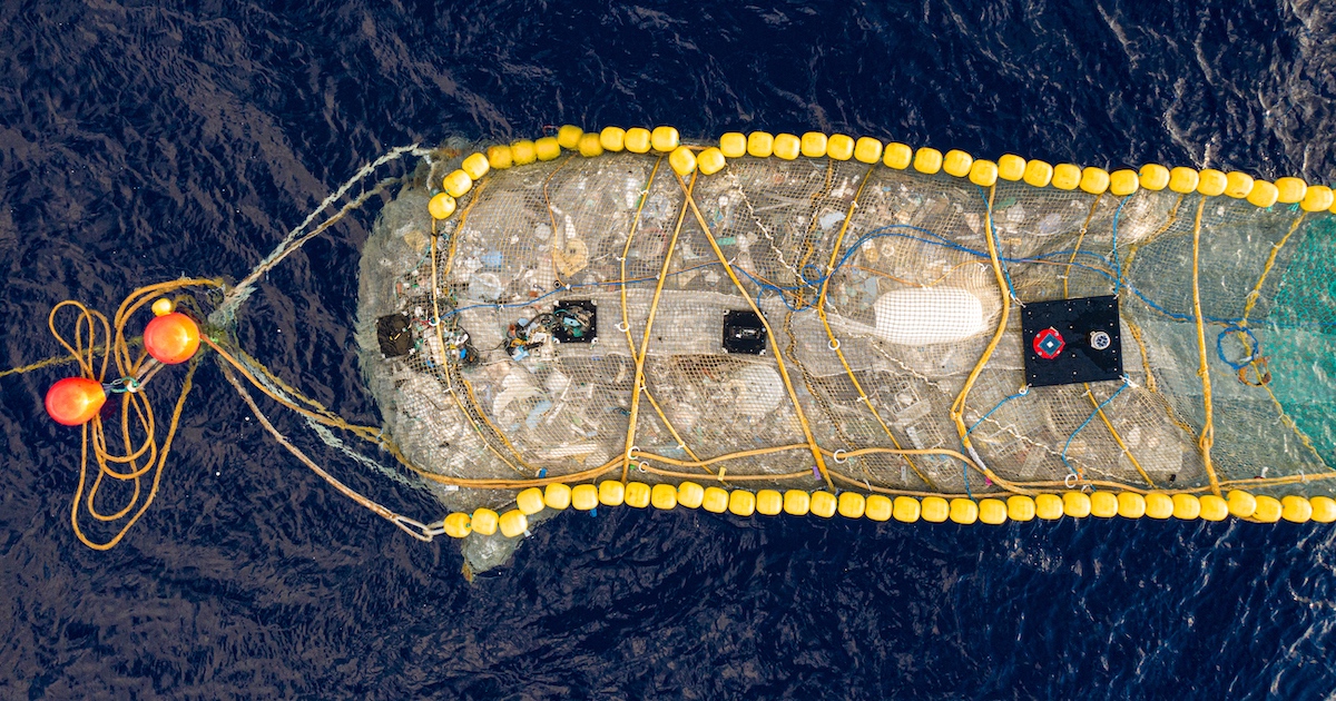 The Ocean Cleanup Successfully Hauls 20,000 Pounds of Plastic From the ...