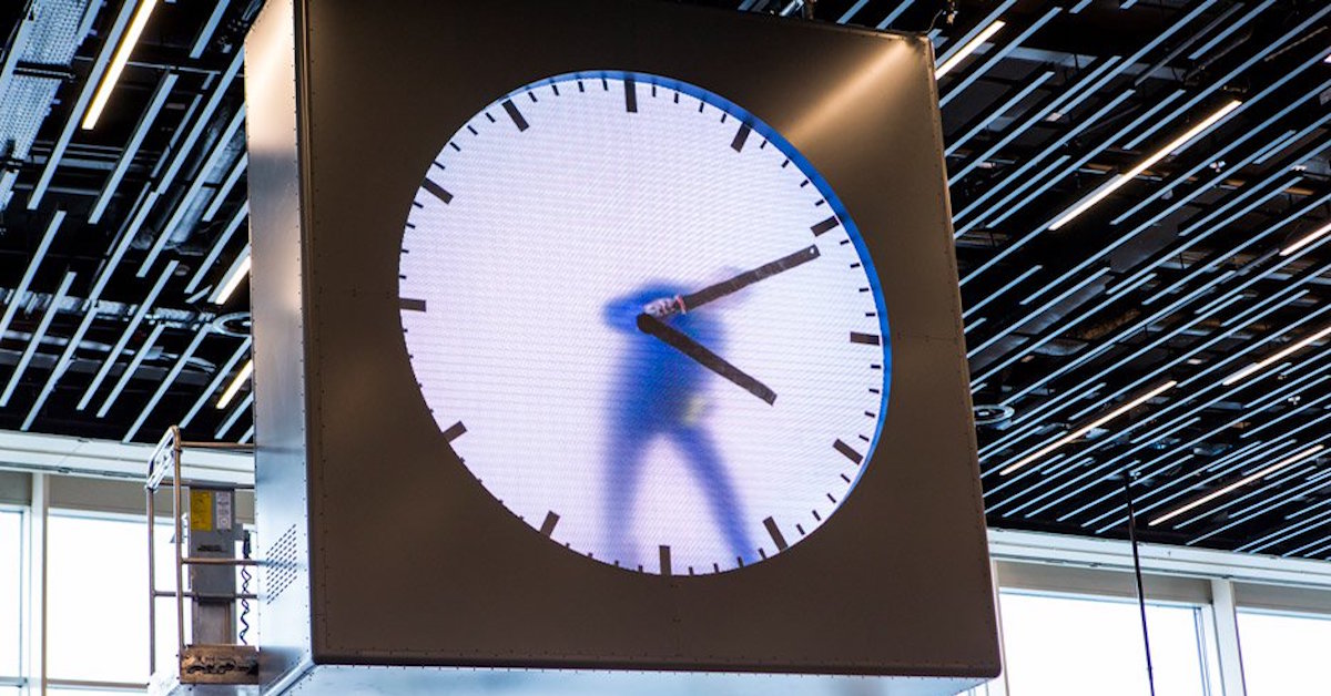Artist Spends Day Inside Giant Clock at Amsterdam Airport to Draw Its ...