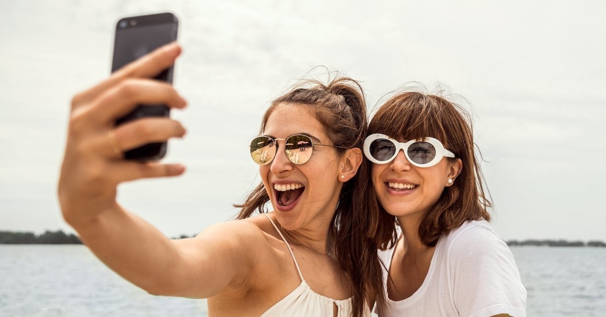 New Study Says Obsession with Taking Selfies Is Now a Mental Disorder Called ‘Selfitis’ | My ...
