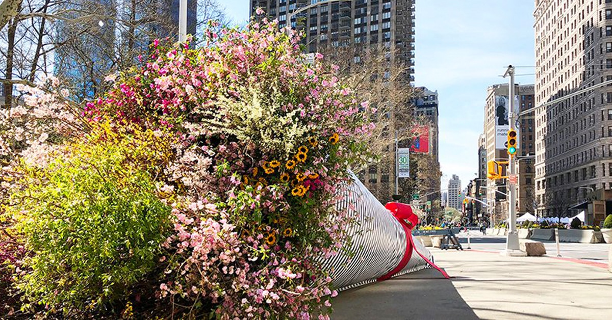 Giant Flower Bouquet Takes Over NYC Street With Over 40 Feet of Real ...